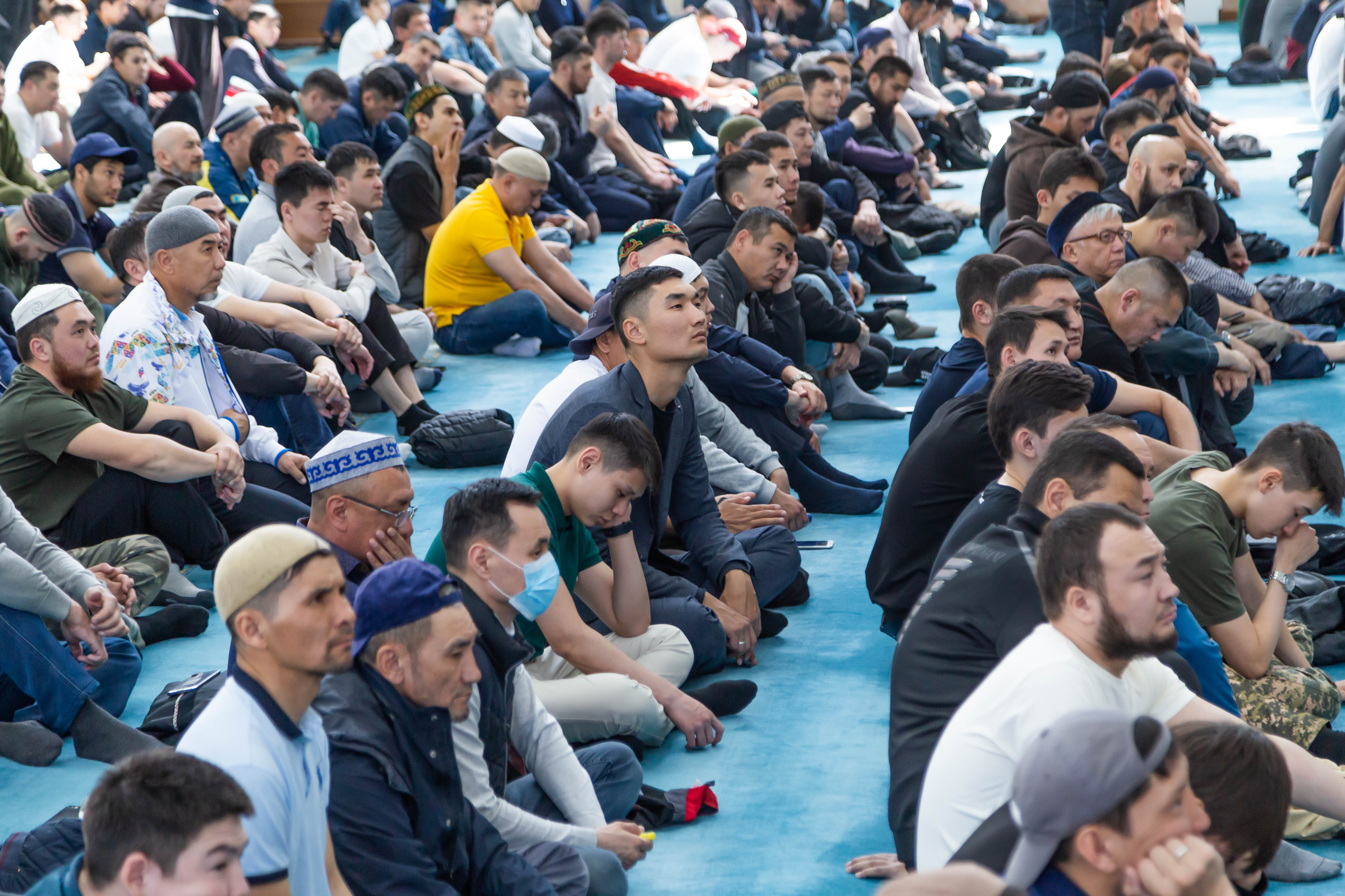 Бөлім меңгерушісі мешіт жамағатына жұма уағызын айтты (фото) - Ummet.kz- Үмметпен бірге!